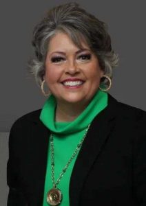 Hefner Announces Retirement